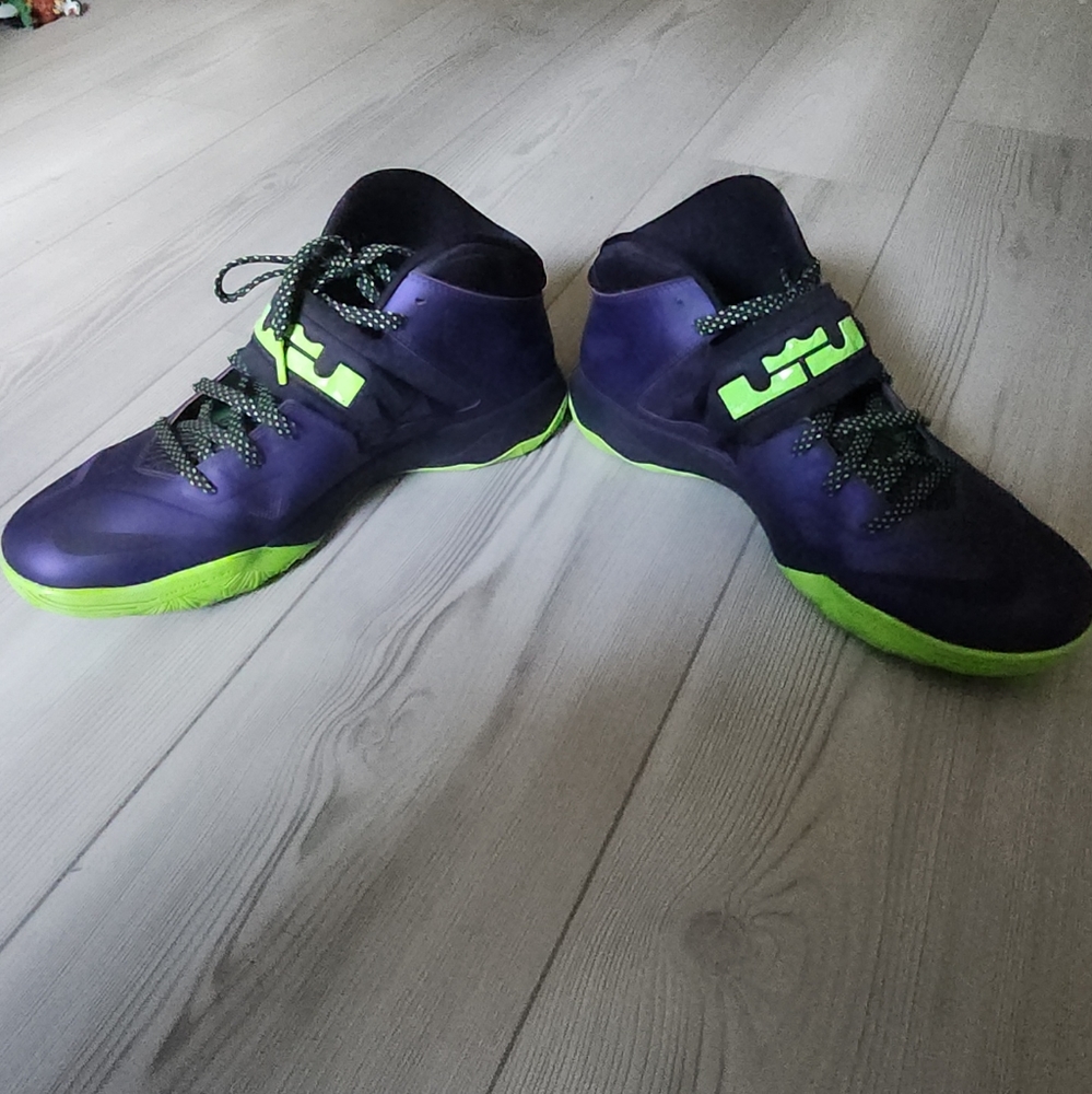 Nike Lebron James Soldier Vii Men's Basketball Sneake… - Gem